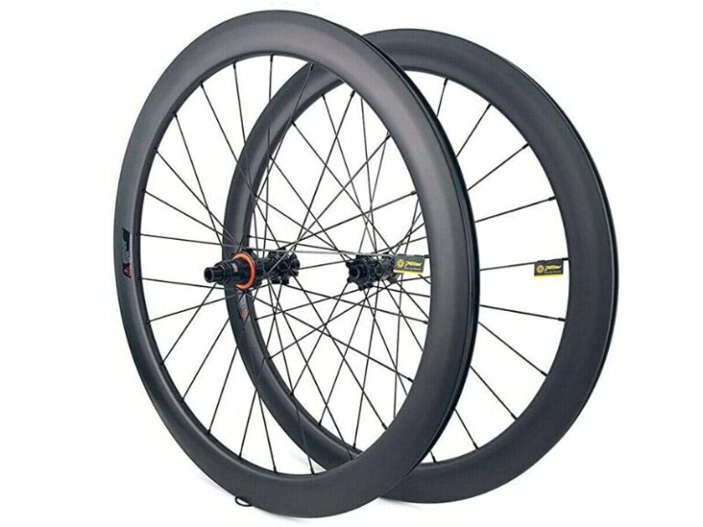 10 Best Gravel Wheelsets: Carbon / Alloy for All Budgets