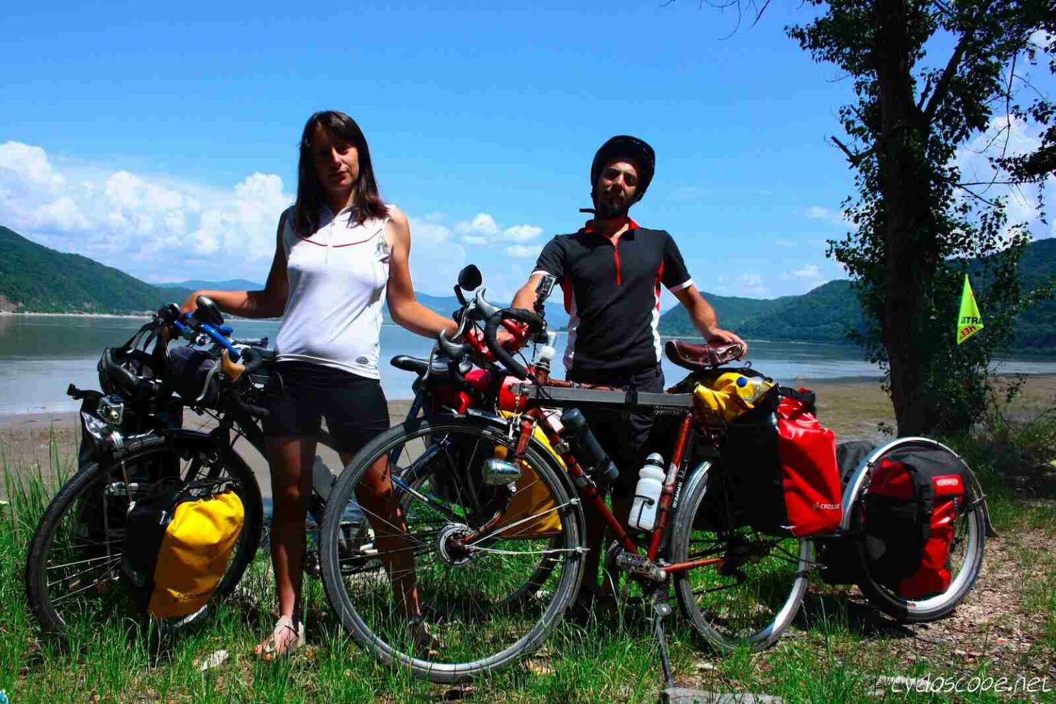 Best Dynamo Hub for Bikepacking: Schmidt SON, Shimano & more